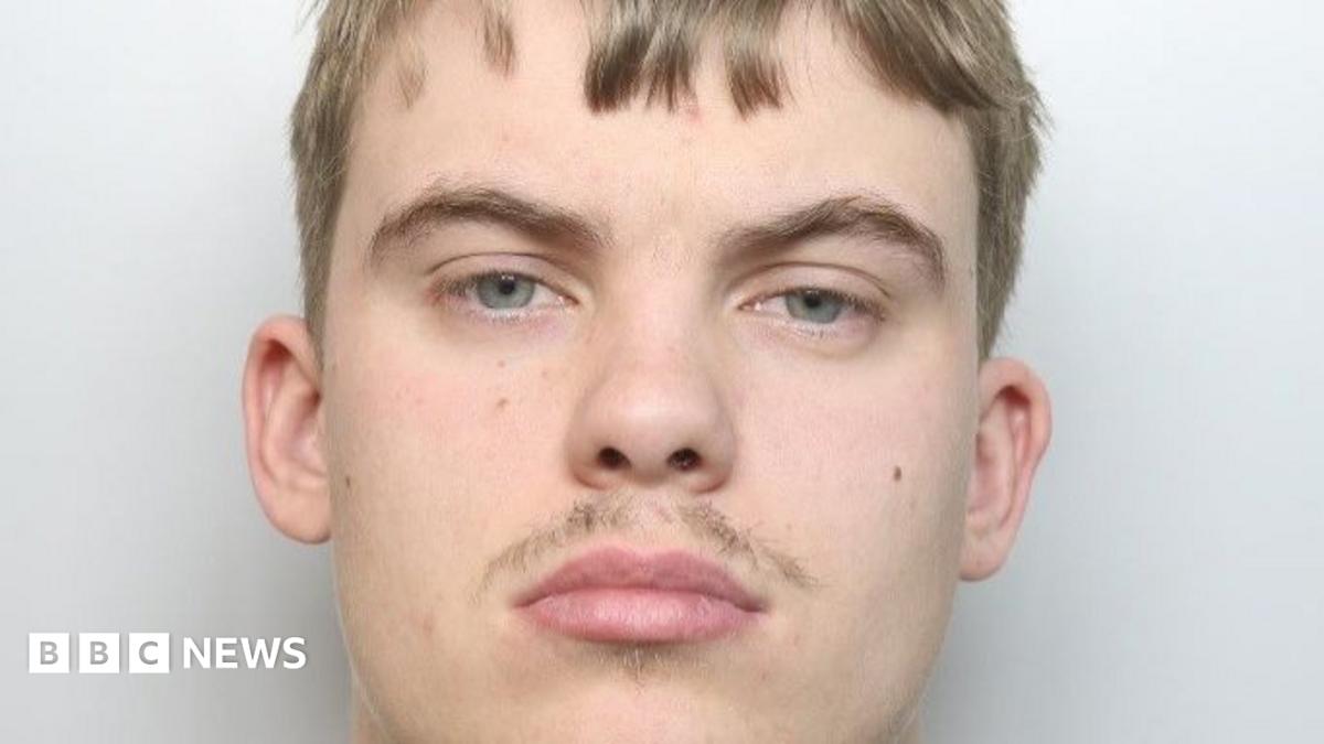Thames Valley Police officer jailed after admitting corruption - BBC News