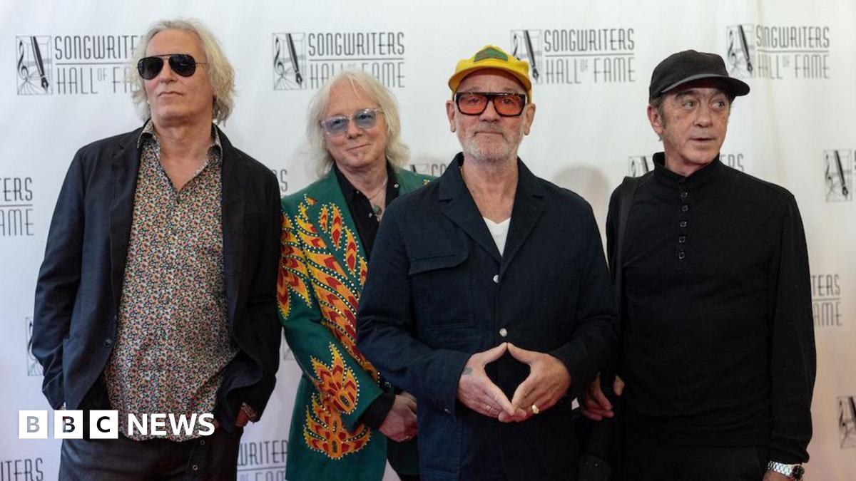 REM perform for the first time since 2007 at Songwriters Hall Of Fame ...