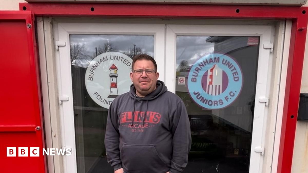 Burnham United Football Club raises money for new roof - BBC News