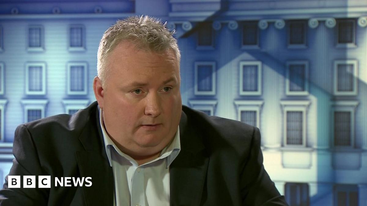 Stephen Nolan: BBC NI presenter's salary revealed - BBC News