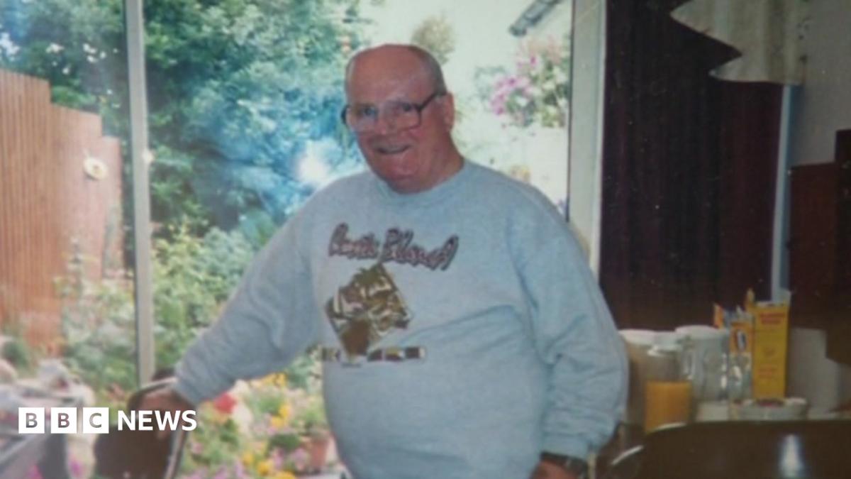Tommy Ward murder: Anniversary appeal for information - BBC News
