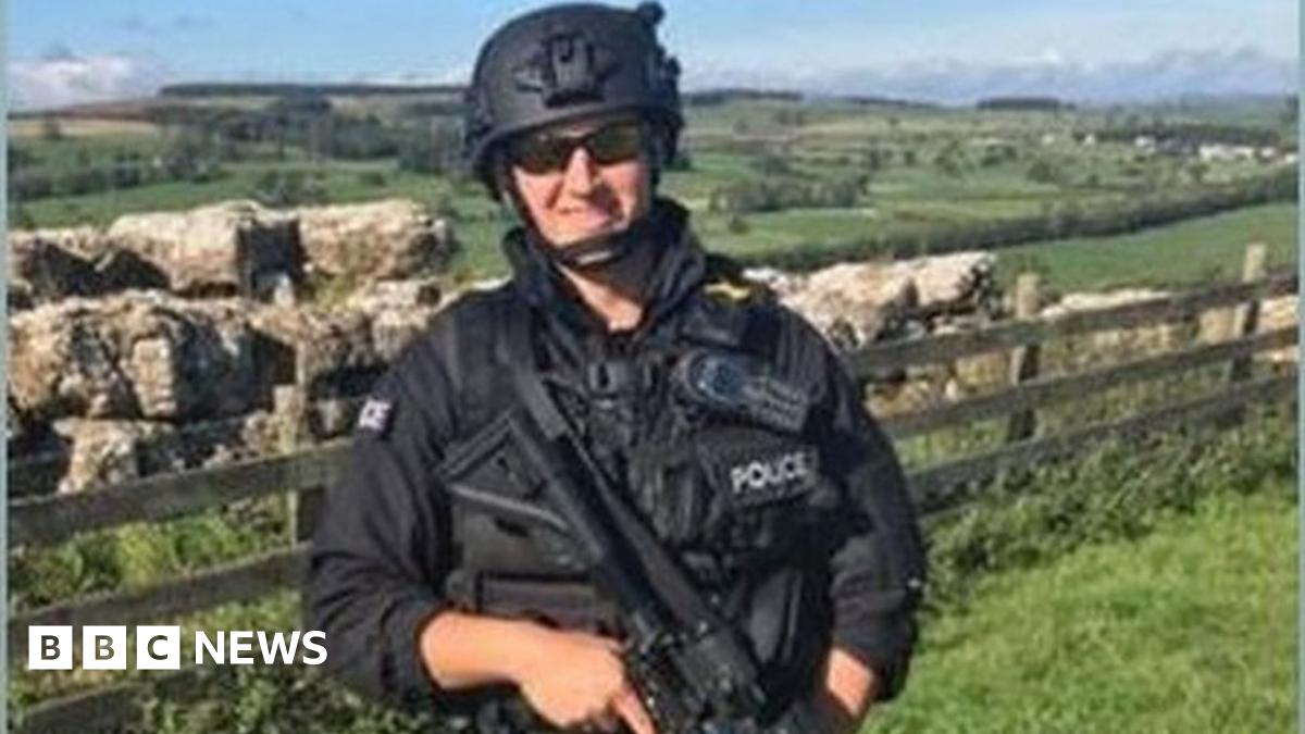Off-duty Cumbria Police officer Oliver Evans killed in crash - BBC News