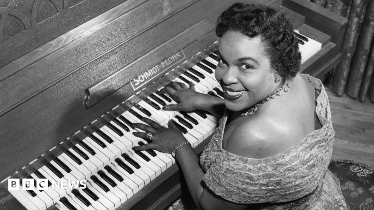 Piano legend Winifred Atwell honoured with blue plaque in Mayfair - BBC ...