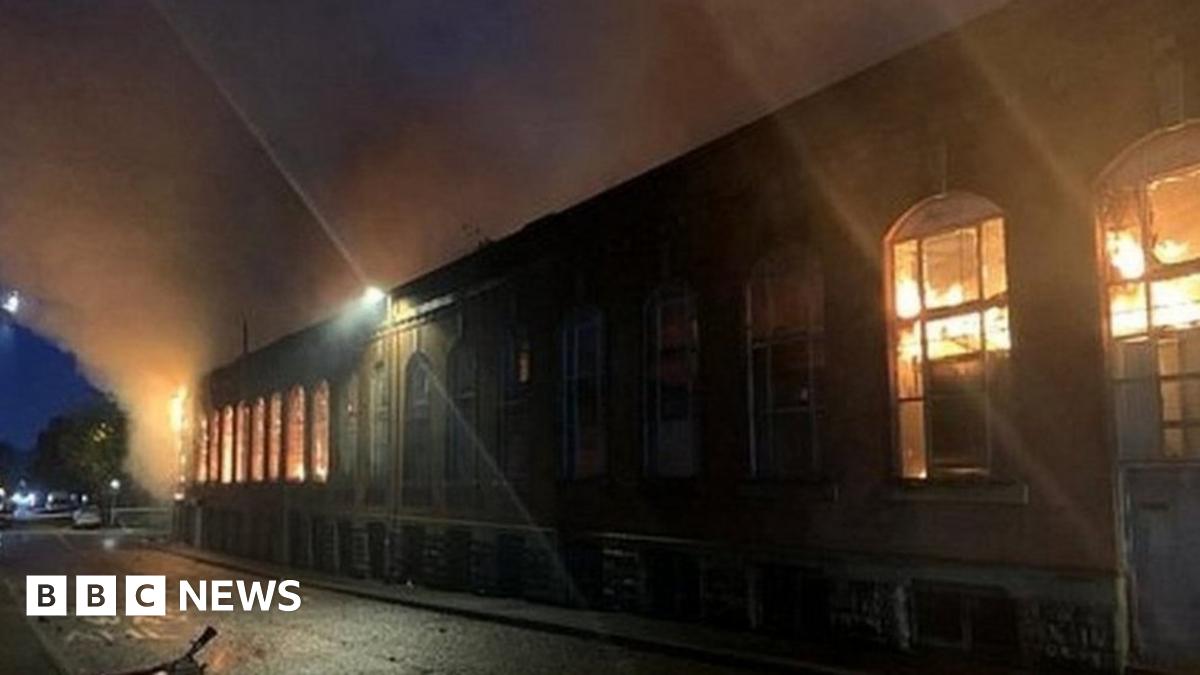 Oldham mill fire: Remains of men killed in blaze repatriated - BBC News