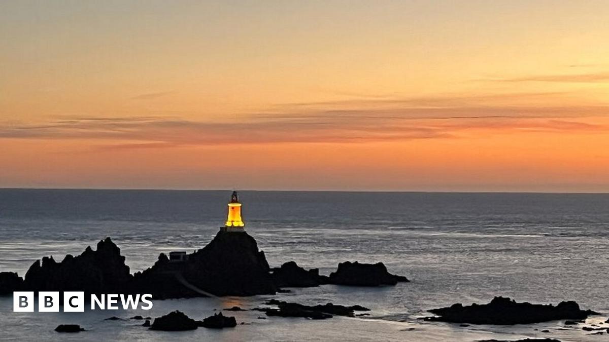 Events to mark 150th anniversary of Corbiere lighthouse - BBC News