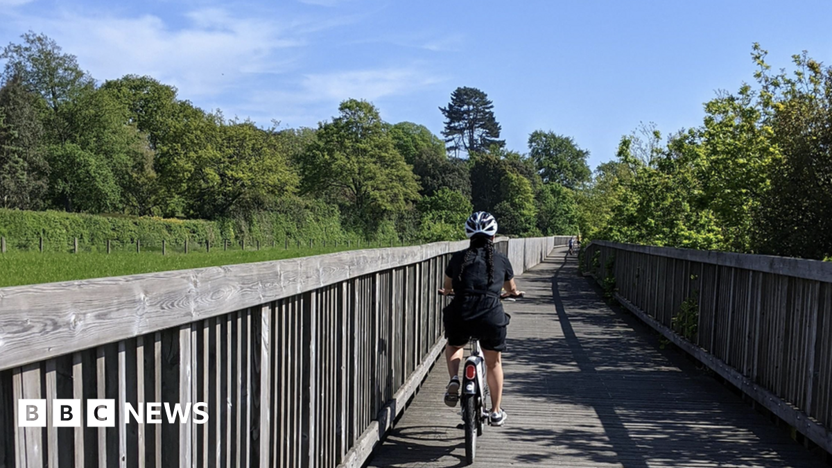 Exe Estuary Trail section to close for repairs - BBC News