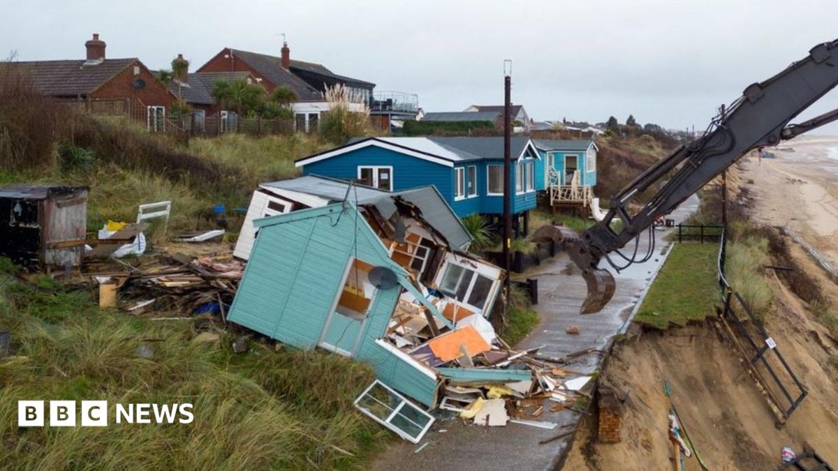 Plans to use land to rebuild Hemsby homes lost to erosion - BBC News