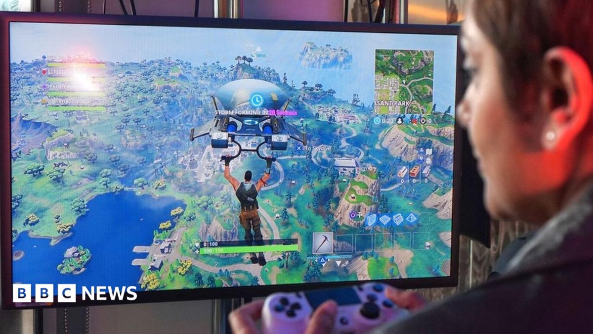 Fortnite: Schools 'could learn lessons from gaming' - BBC News