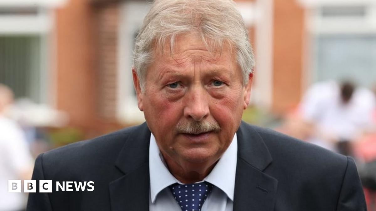 RHI: DUP MP Sammy Wilson admits 'error' in Sinn Féin claim - BBC News