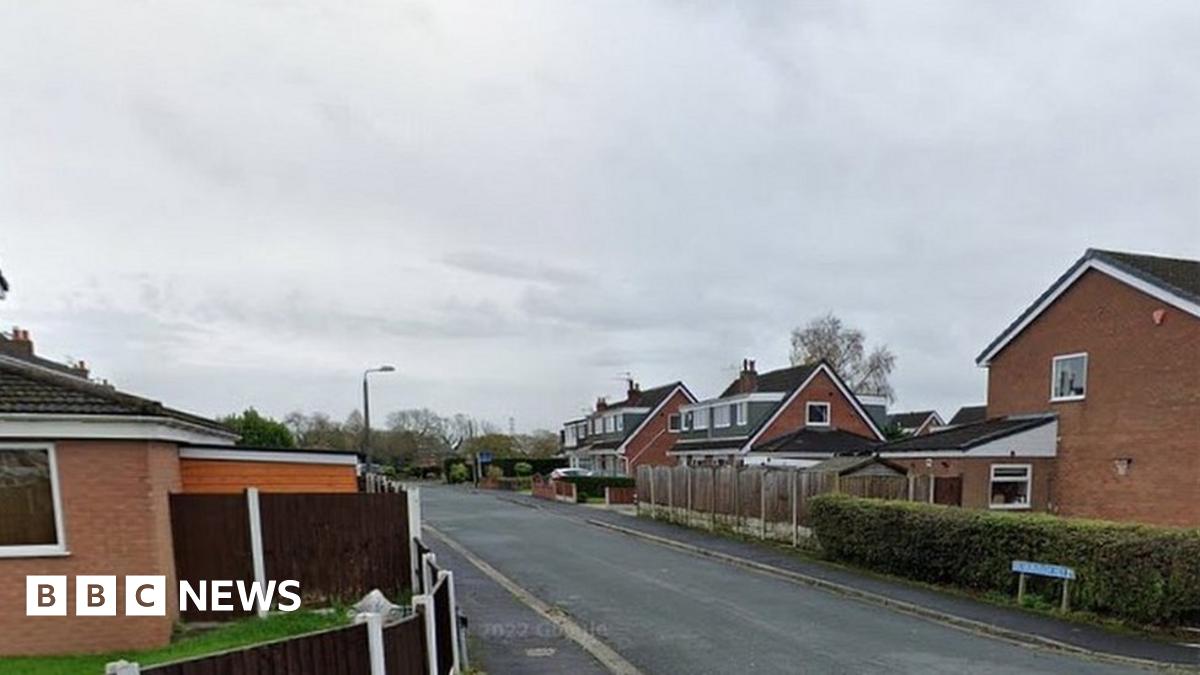 Preston crash: Boy, 8, dies after being struck by van - BBC News