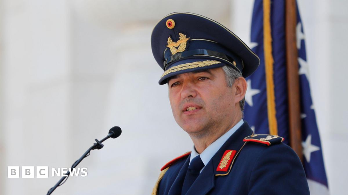 Singapore sting: How spies listened in on German general - BBC News