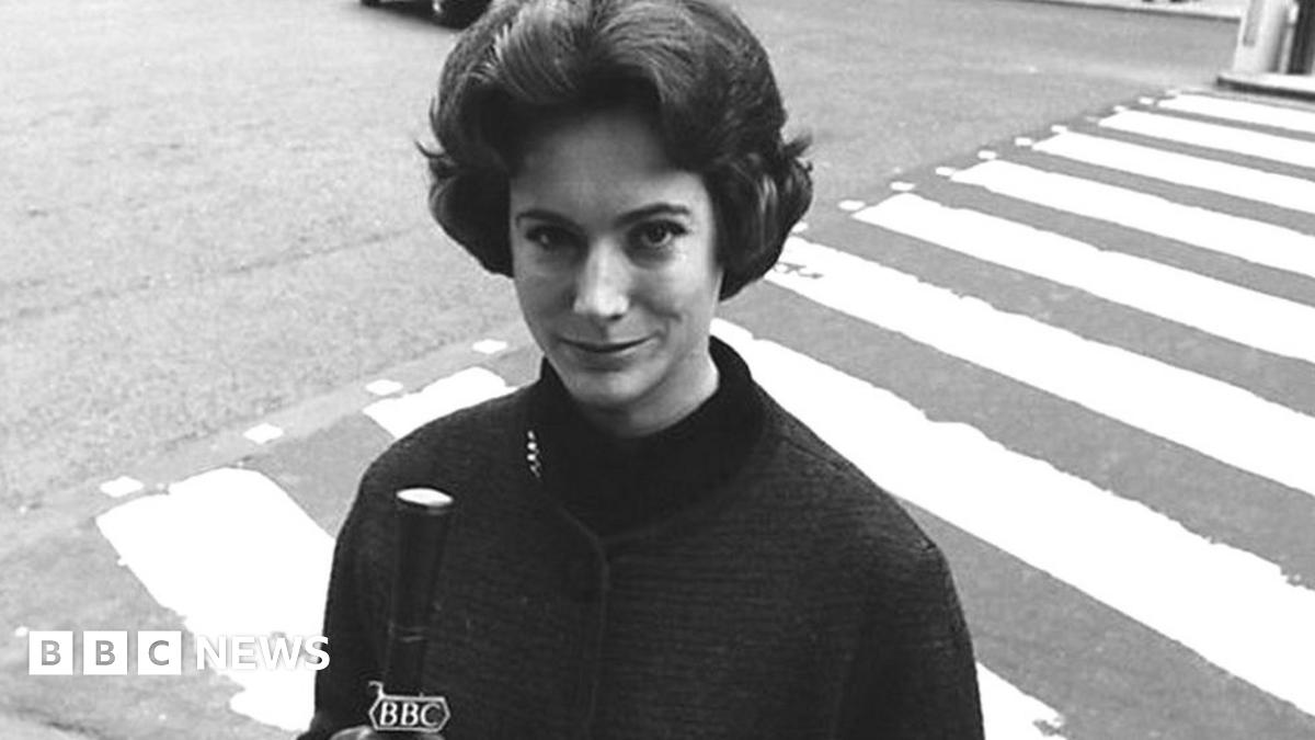 Nan Winton: First woman to read BBC TV news dies - BBC News