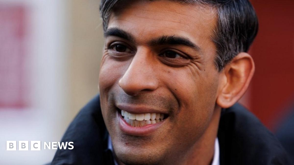 Rishi Sunak heaps praise on Southampton FC manager - BBC News