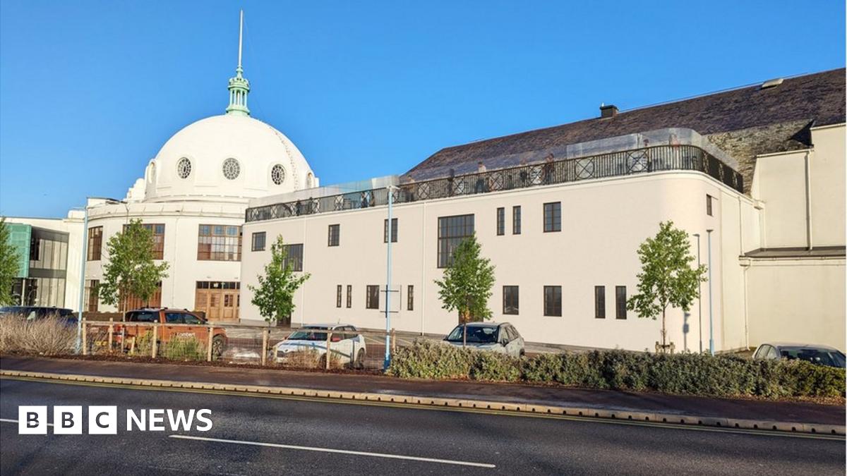 Stack Whitley Bay terrace approved despite local concerns - BBC News