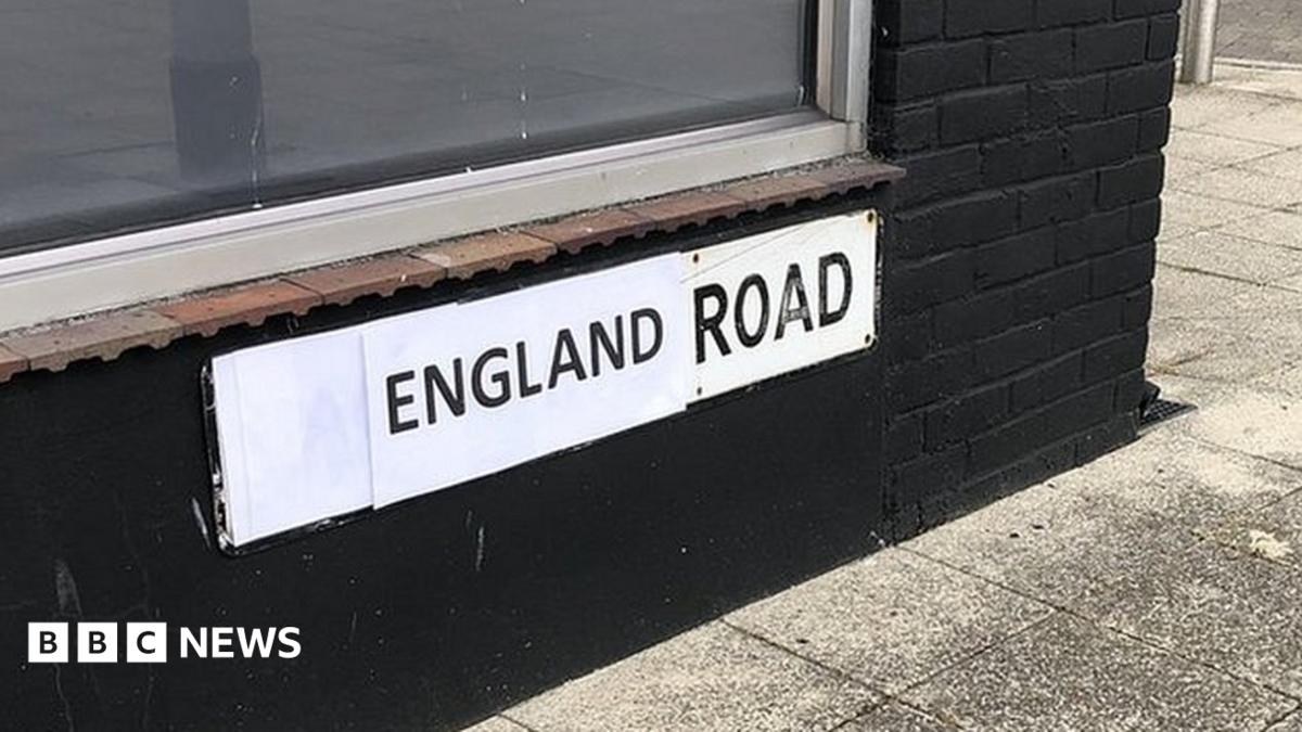 Euro 2020: Lowestoft's Denmark Road becomes England Road - BBC News