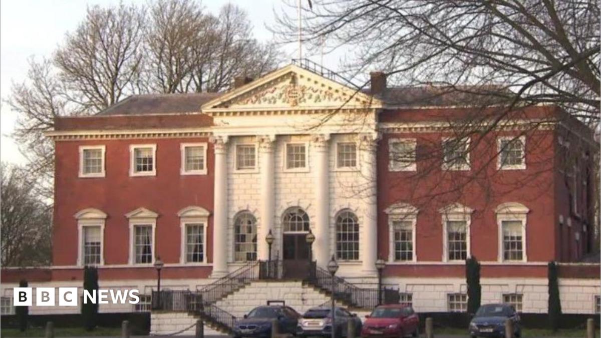 Global credit agency Moody's deals blow to Warrington council - BBC News