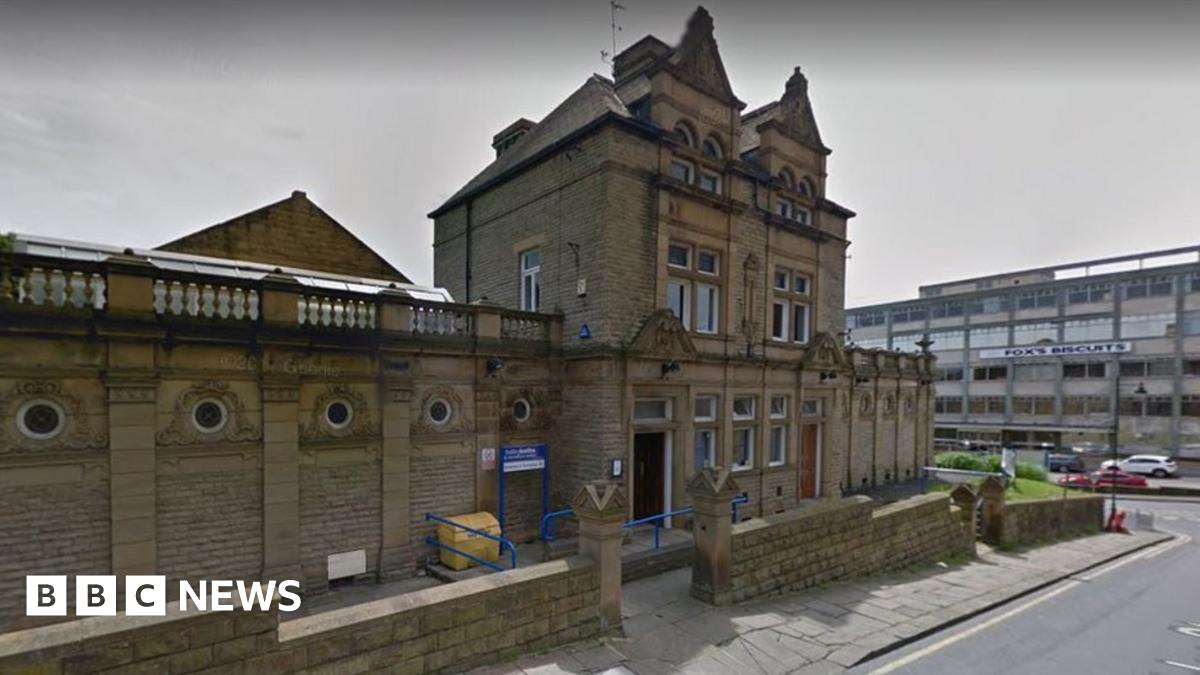 Batley Baths: Soaring costs blamed for permanent closure of pool - BBC News