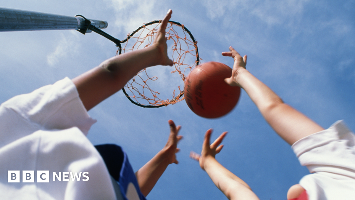 Homeless Coventry netball club seeks money for new courts - BBC News