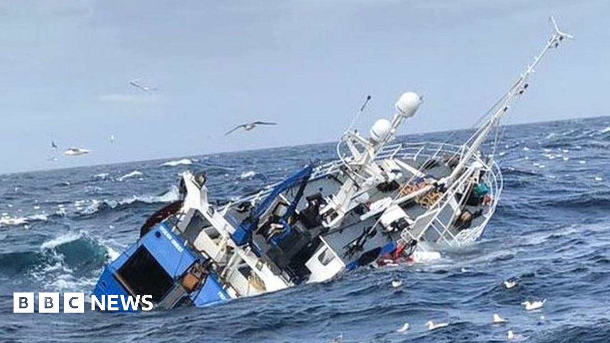 Fishing boat sank off Fraserburgh due to engine room flooding - BBC News