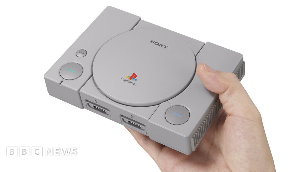 Sony unveils mini PlayStation Classic console - BBC News