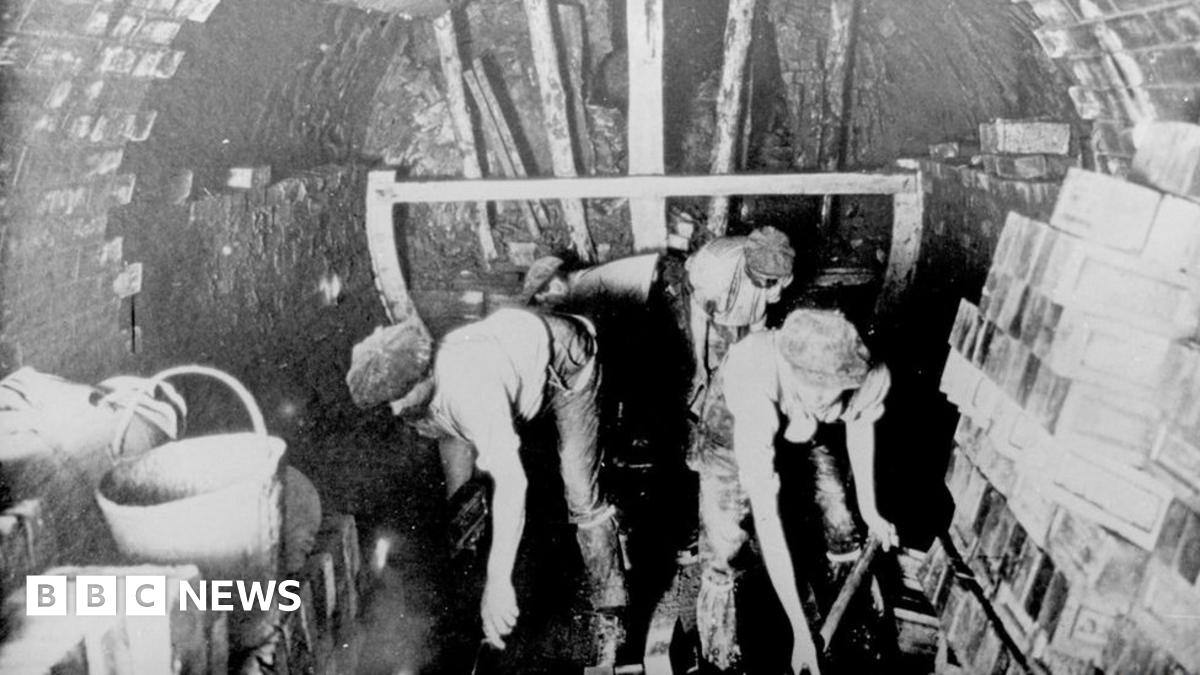 The 18 sewer men who changed the war - BBC News