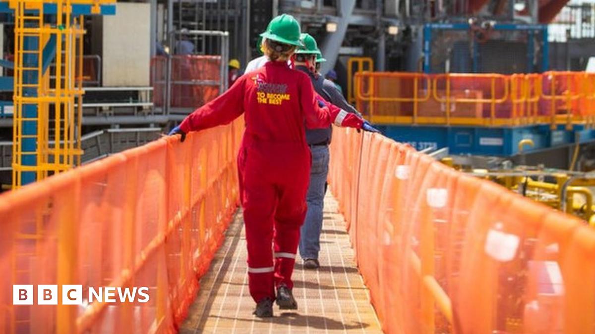 Shell posts $6.2bn profit as oil prices rise again - BBC News