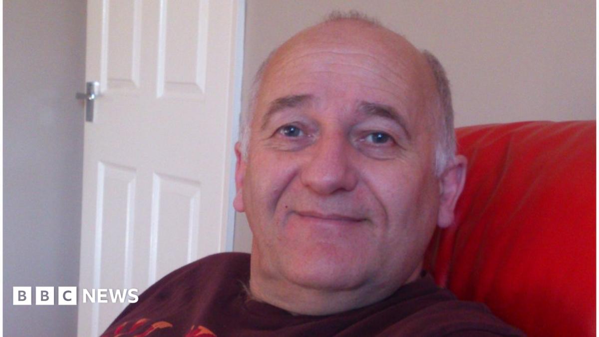 Andrew Nisbet identified as man killed in Whitburn crash - BBC News