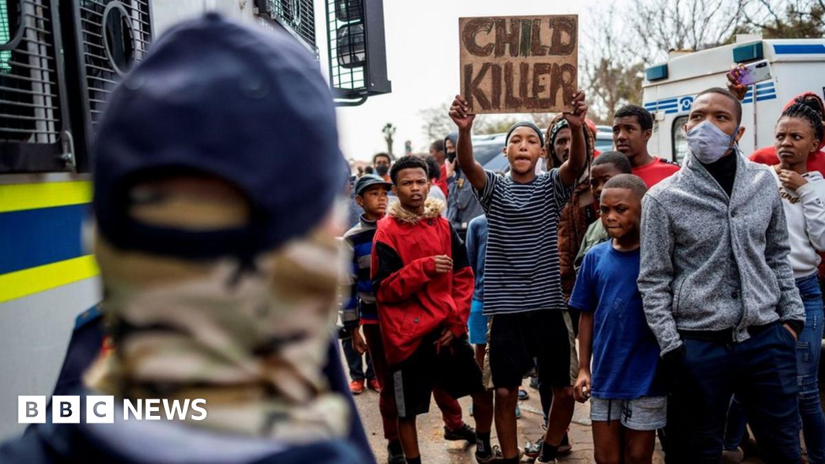 Nathaniel Julius: South Africa police arrested for killing teen - BBC News