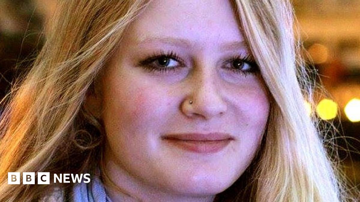 Gaia Pope: Doctor chose not to section teen, inquest hears - BBC News