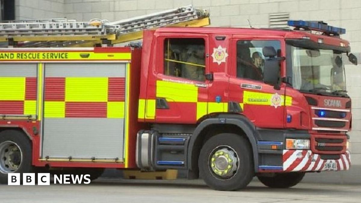 One treated after fire at Aberdeen flat - BBC News