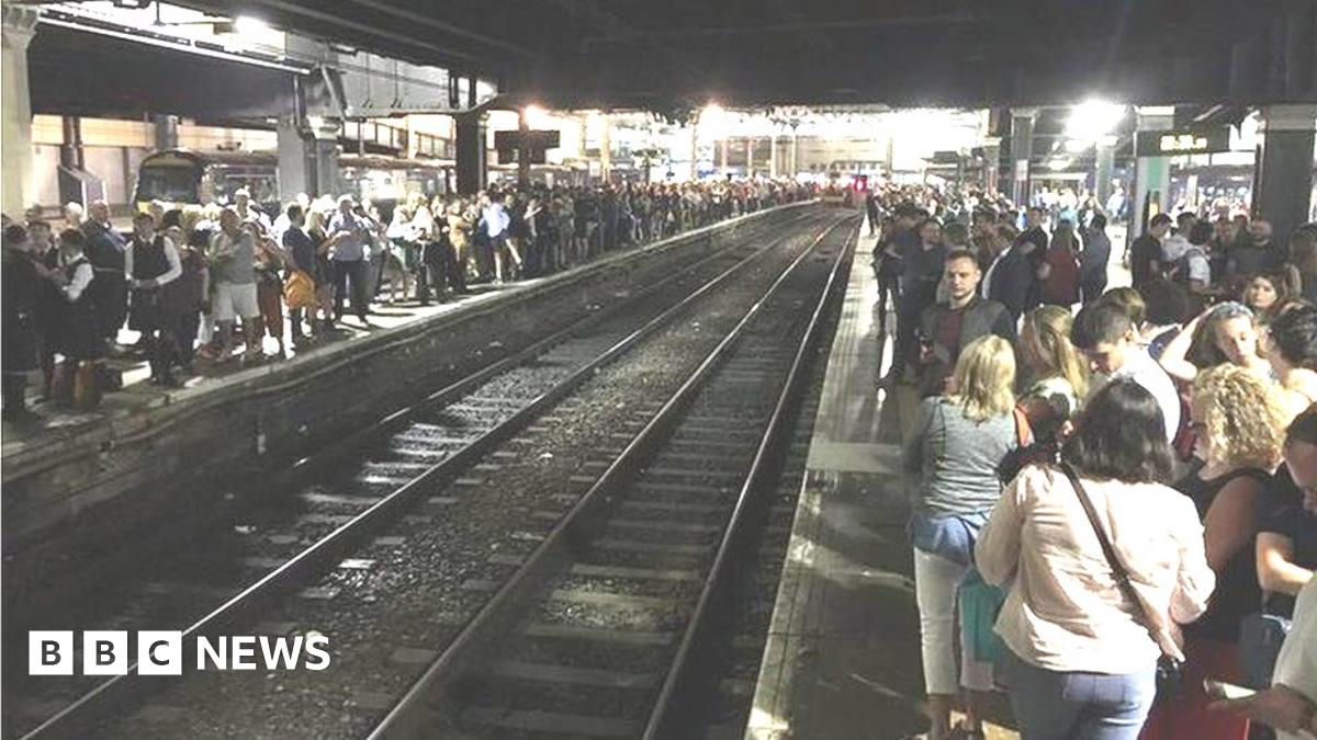 ScotRail under fire after major disruption around Edinburgh - BBC News