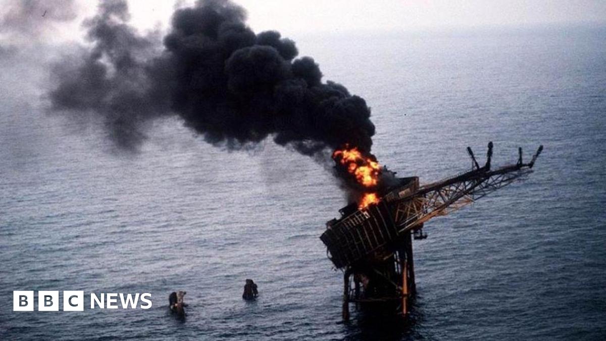 Piper Alpha: Firefighter recalls horror of oil rig disaster - BBC News