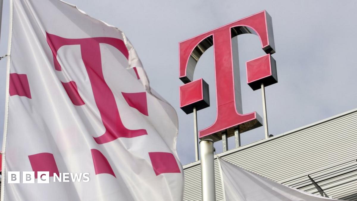 T-Mobile owner battles dataJAR over magenta logo - BBC News