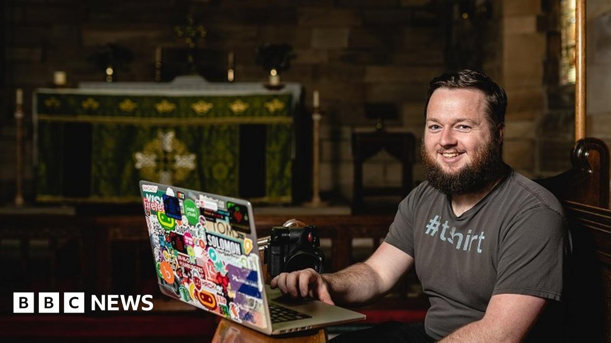 Holy tech! Churches try new ways to connect - BBC News