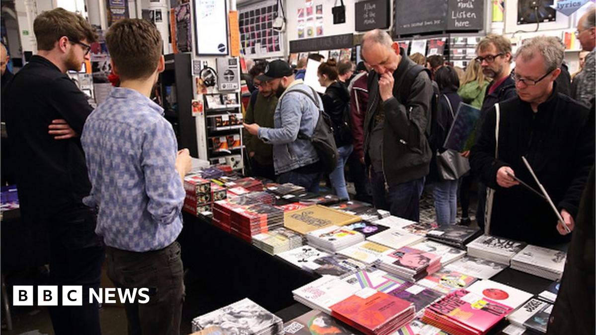 Record company revenues hit new high - BBC News