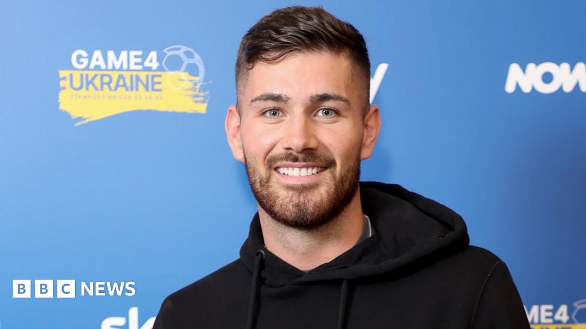 Love Island's Scott says he hopes he's done Wales proud - BBC News
