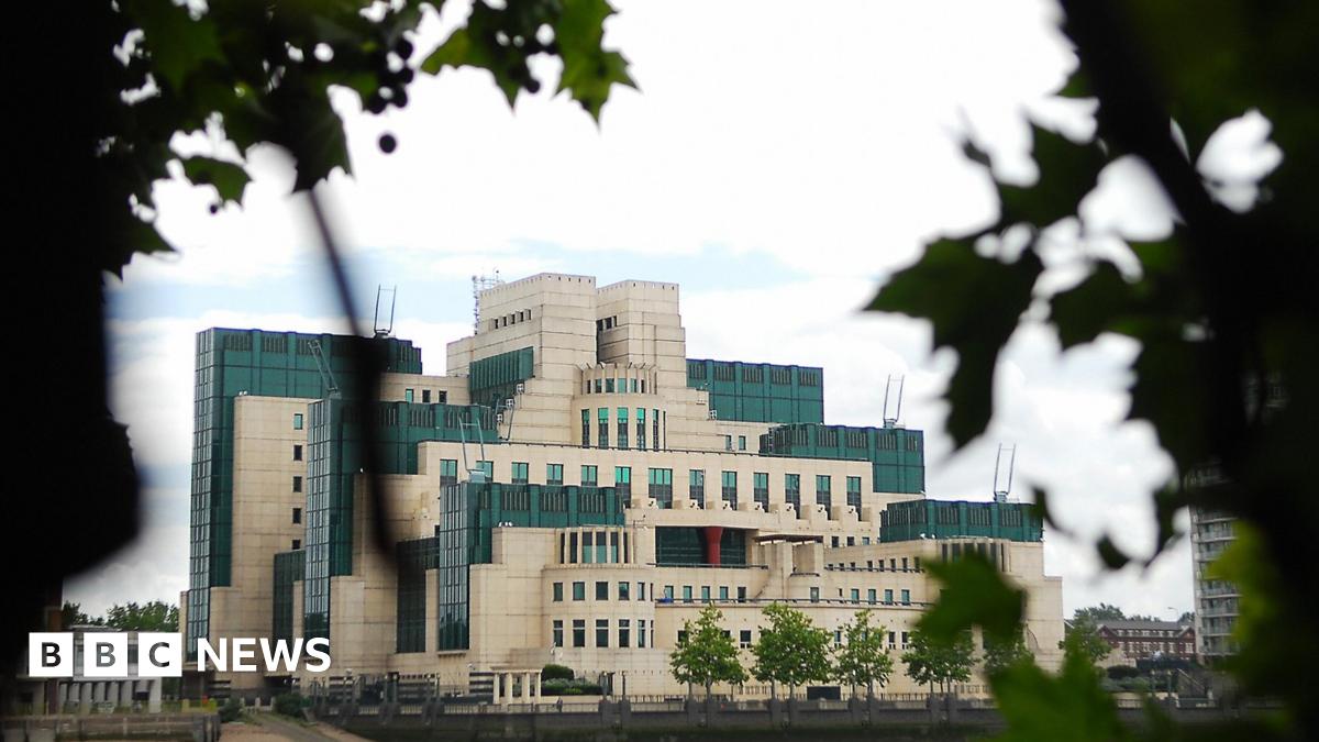 MI6 set to recruit 1,000 extra staff - BBC News