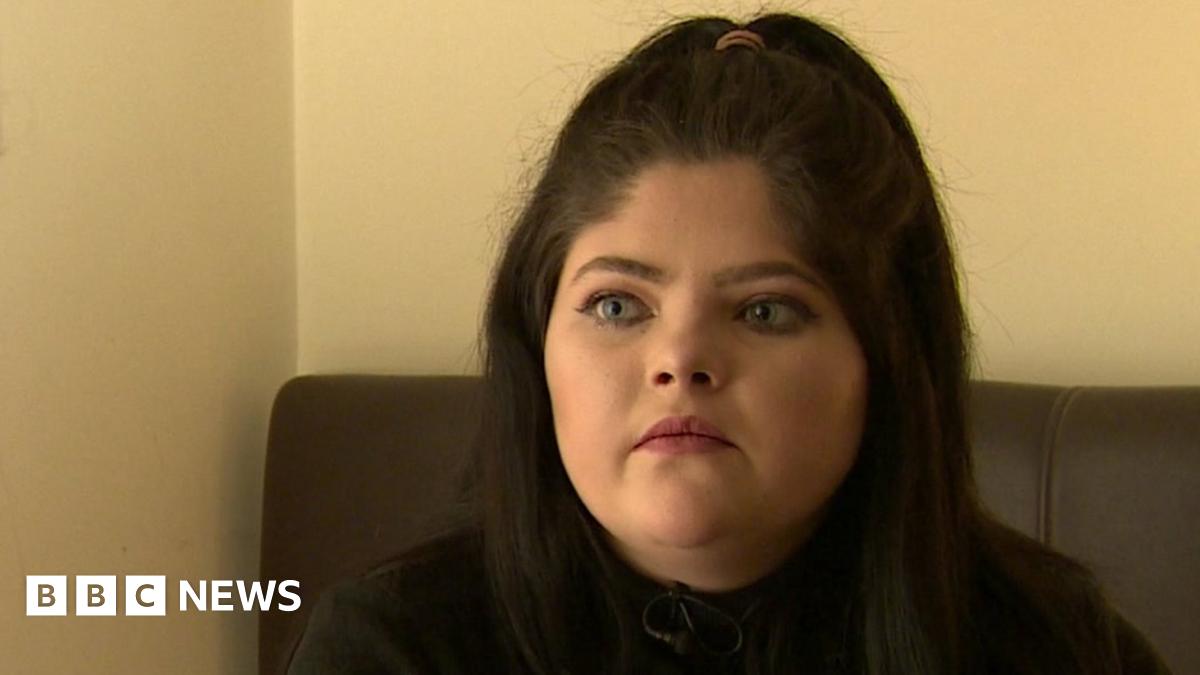 Pay us fairly for our overnight shifts, care workers say - BBC News