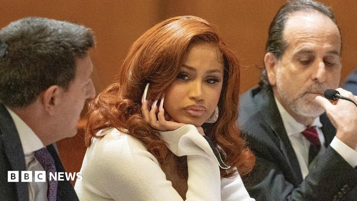 Cardi B: Rapper pleads guilty to strip club assault charges - BBC News