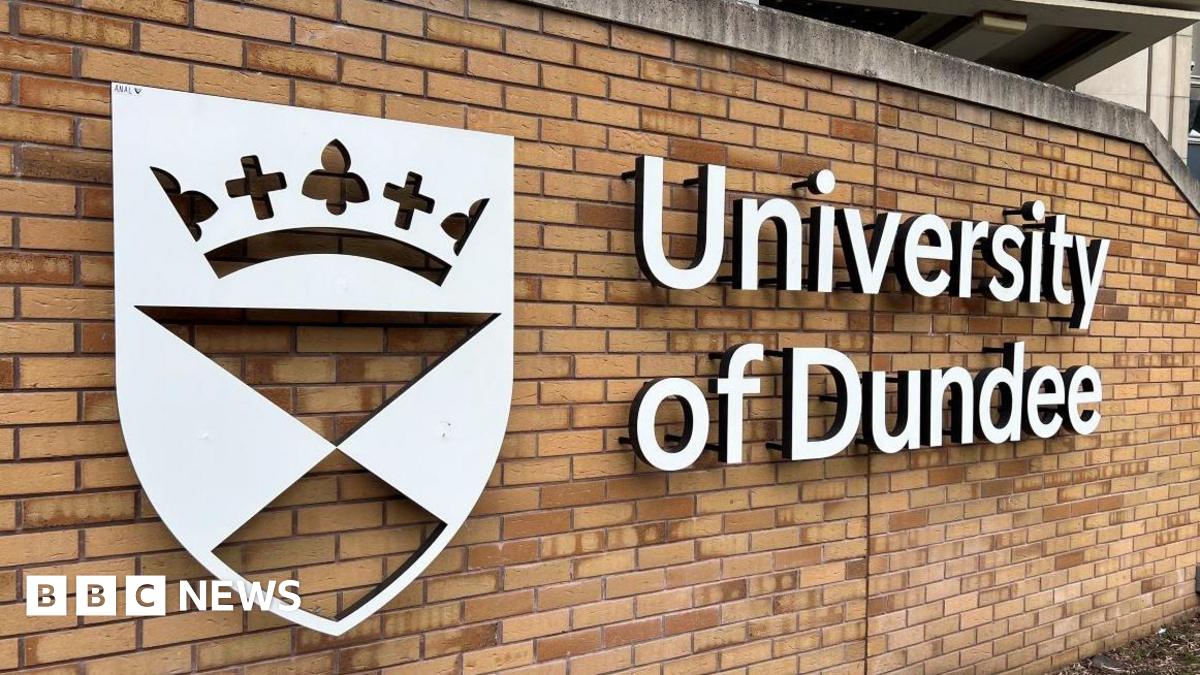 Dundee University staff vote for strike action - BBC News