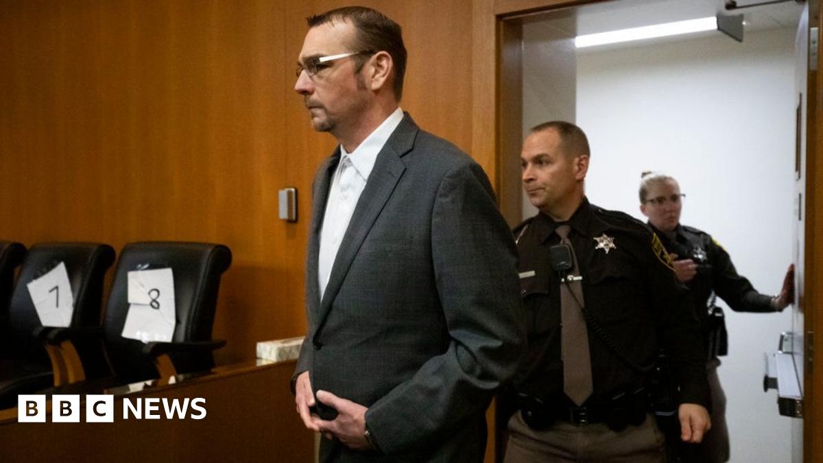 James Crumbley: Father of Michigan school gunman faces trial for son's ...