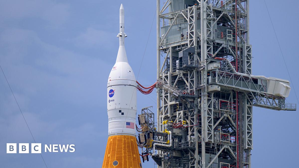 Artemis: Nasa ready to launch new era of Moon exploration - BBC News
