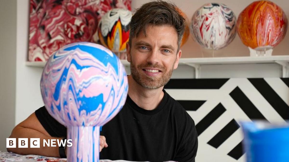 The former footballer scoring with his art - BBC News