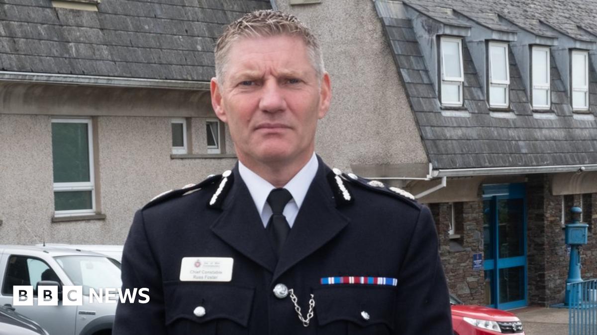 Crime crackdown to follow Isle of Man police public roadshow - BBC News