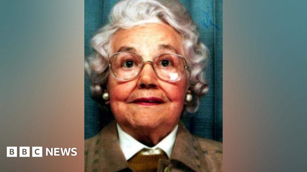 Vampire-obsessed murderer Mathew Hardman's conviction reviewed - BBC News