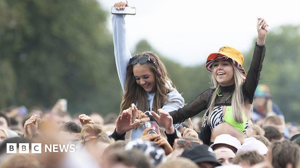 Connect music festival to be relaunched in Edinburgh - BBC News