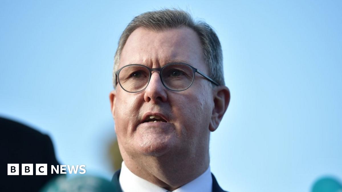 Stormont analysis: Stakes high for DUP leader ahead of crunch meeting - BBC News