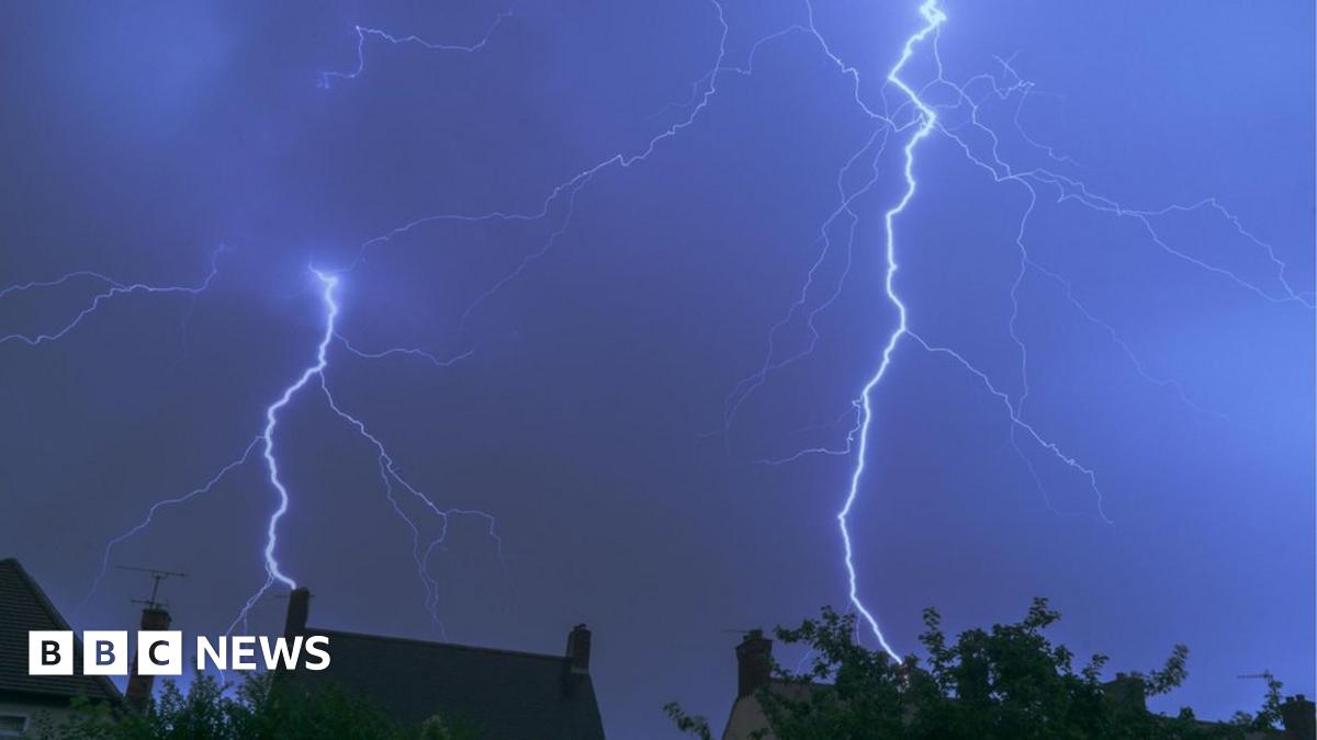 Lightning pictures: Thunderstorms light up the skies across England ...