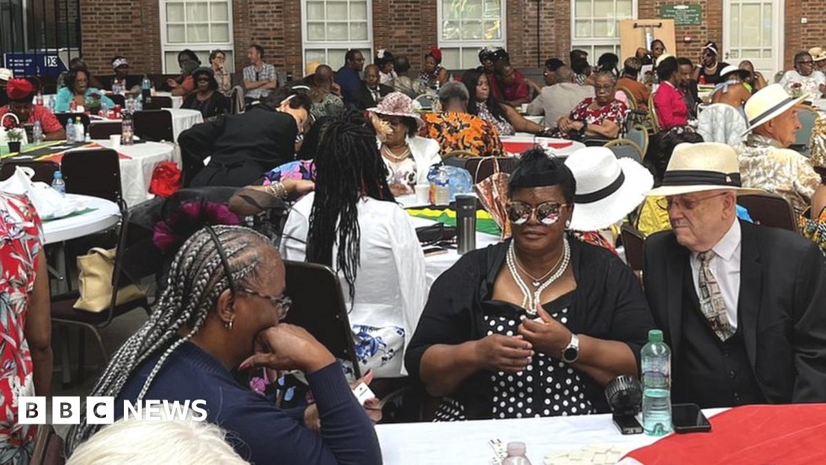 In pictures: The Windrush arrival at Tilbury is remembered - BBC News