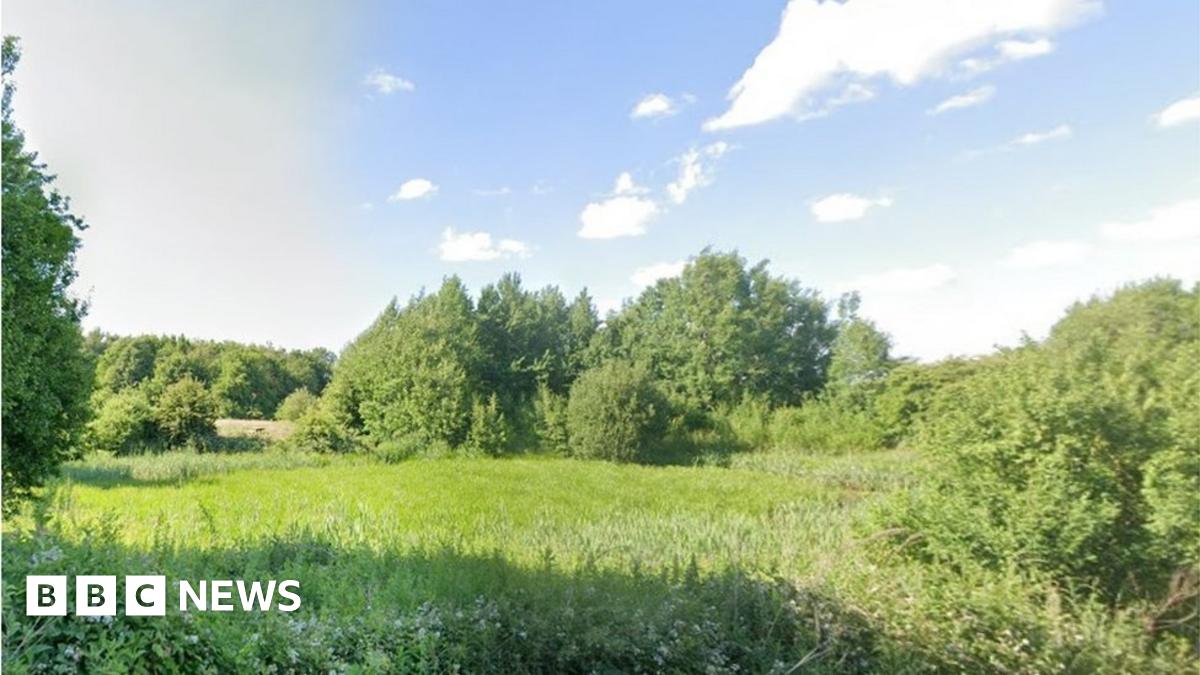 Chesterfield flood management project launches at country park - BBC News